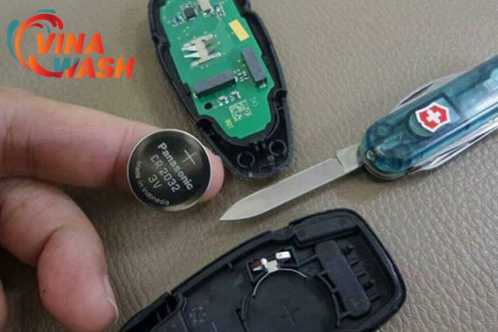 [Hướng dẫn] Cách thay pin chìa khoá ô tô | Khi nào cần thay